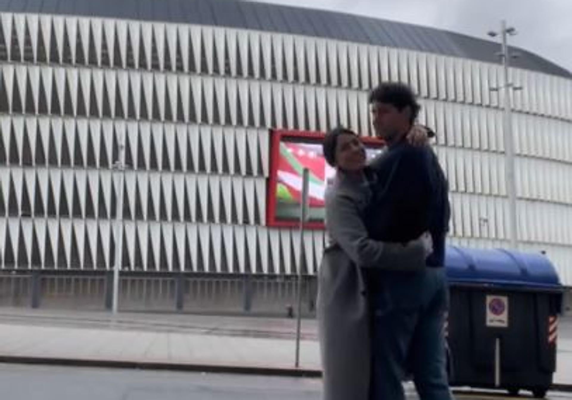 Una turista argentina alucina con los bilbaínos y sus costumbres en los bares: «Es una ...